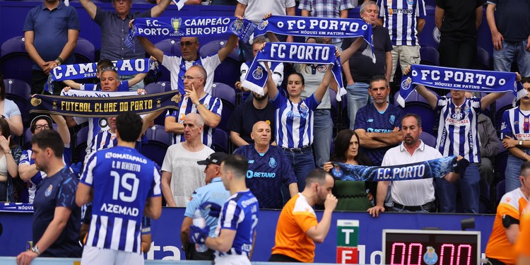 FC Porto - Notícias - FC Porto-OC Barcelos com lotação esgotada