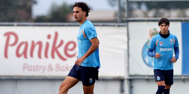 FC Porto - Notícias - Manhã de trabalho no miniestádio